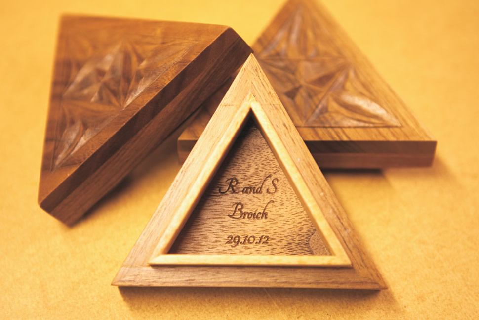 Engraving Service for Personalised Gifts, Trophies and Keepsakes